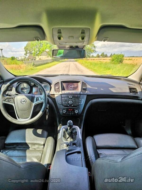 Grey Opel Insignia 2010 in Tallinn, with an engine capacity of 2.00 L and mileage of 352 thousand km for 3700 €, photo 8 on AUTOMOTO.COM.LV