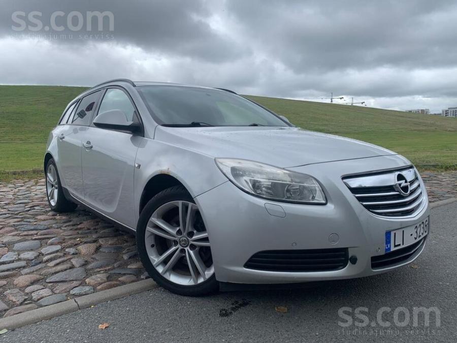 Grey Opel Insignia 2010 in Riga, with an engine capacity of 2.00 L and mileage of 271 thousand km for 1780 €, photo 3 on AUTOMOTO.COM.LV