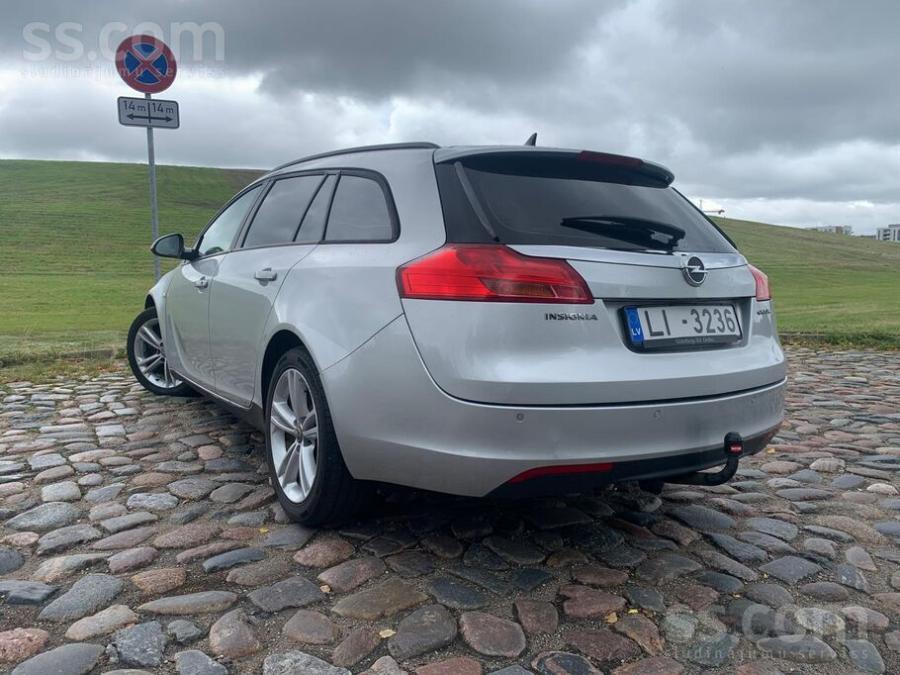 Grey Opel Insignia 2010 in Riga, with an engine capacity of 2.00 L and mileage of 271 thousand km for 1780 €, photo 5 on AUTOMOTO.COM.LV