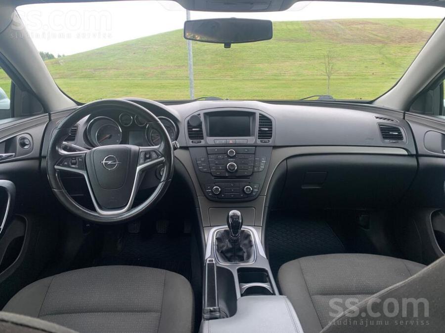Grey Opel Insignia 2010 in Riga, with an engine capacity of 2.00 L and mileage of 271 thousand km for 1780 €, photo 8 on AUTOMOTO.COM.LV