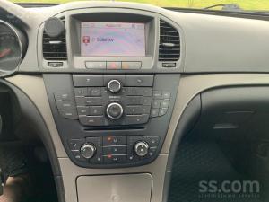 Grey Opel Insignia 2010 in Riga, with an engine capacity of 2.00 L and mileage of 271 thousand km for 1780 €, photo 10 on AUTOMOTO.COM.LV