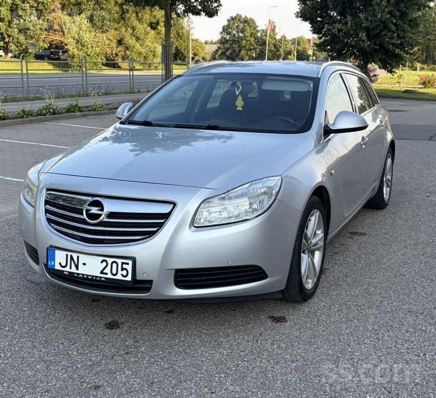 Pelēks Opel Insignia 2010 Jelgava, ar dzinēja tilpumu 2.00 L un nobraukumu 311 tūkst. km par 3000 €, foto 1 vietnē AUTOMOTO.COM.LV