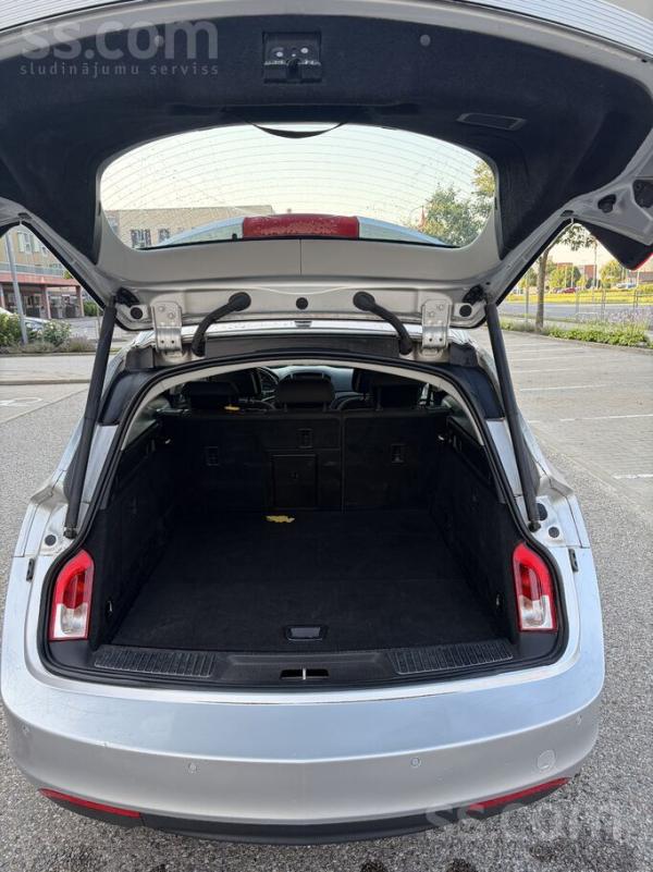 Pelēks Opel Insignia 2010 Jelgava, ar dzinēja tilpumu 2.00 L un nobraukumu 311 tūkst. km par 3000 €, foto 6 vietnē AUTOMOTO.COM.LV
