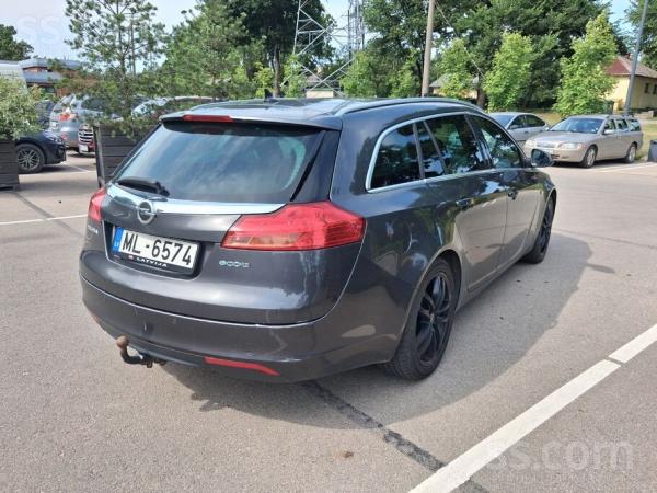 Grey Opel Insignia 2010 in Ogre, with an engine capacity of 2.00 L and mileage of 272 thousand km for 2600 €, photo 1 on AUTOMOTO.COM.LV