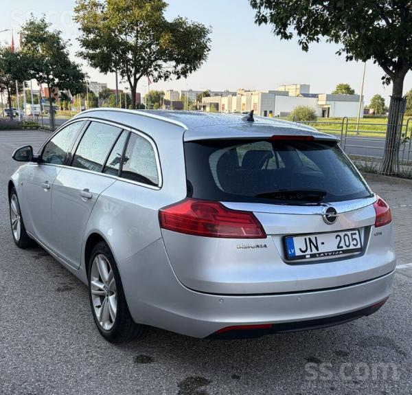 Pelēks Opel Insignia 2010 Jelgava, ar dzinēja tilpumu 2.00 L un nobraukumu 311 tūkst. km par 3000 €, foto 6 vietnē AUTOMOTO.COM.LV