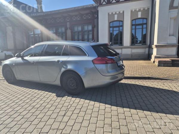 Grey Opel Insignia 2010 in Ventspils, with an engine capacity of 2.00 L and mileage of 301 thousand km for 3000 €, photo 3 on AUTOMOTO.COM.LV
