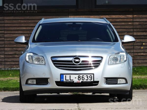 Grey Opel Insignia 2010 in Riga, with an engine capacity of 2.00 L and mileage of 357 thousand km for 5150 €, photo 2 on AUTOMOTO.COM.LV