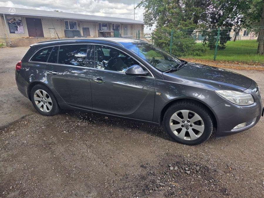 Grey Opel Insignia 2010 in Telschi, with an engine capacity of 2.00 L and mileage of 340 thousand km for 2850 €, photo 5 on AUTOMOTO.COM.LV
