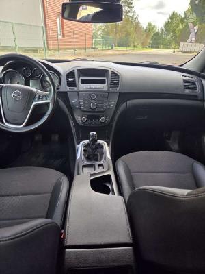 Grey Opel Insignia 2010 in Telschi, with an engine capacity of 2.00 L and mileage of 340 thousand km for 2850 €, photo 9 on AUTOMOTO.COM.LV