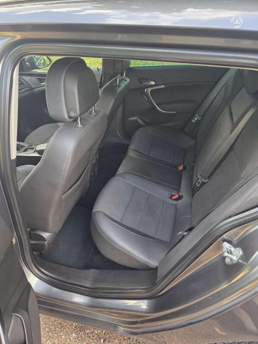 Grey Opel Insignia 2010 in Telschi, with an engine capacity of 2.00 L and mileage of 340 thousand km for 2850 €, photo 10 on AUTOMOTO.COM.LV