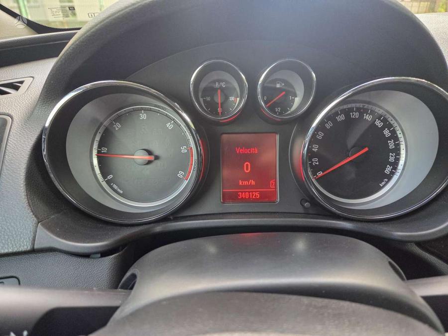 Grey Opel Insignia 2010 in Telschi, with an engine capacity of 2.00 L and mileage of 340 thousand km for 2850 €, photo 15 on AUTOMOTO.COM.LV