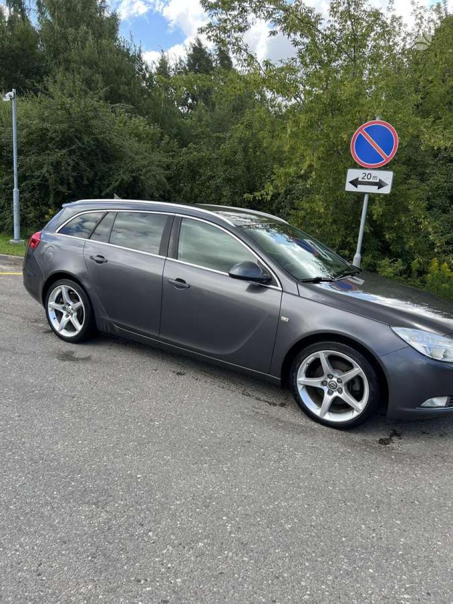 Grey Opel Insignia 2010 in Siauliai, with an engine capacity of 1.96 L and mileage of 282 thousand km for 2900 €, photo 4 on AUTOMOTO.COM.LV