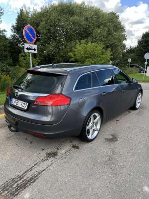 Grey Opel Insignia 2010 in Siauliai, with an engine capacity of 1.96 L and mileage of 282 thousand km for 2900 €, photo 5 on AUTOMOTO.COM.LV