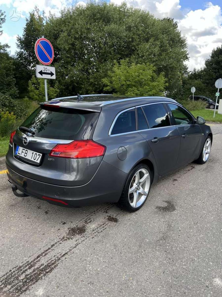 Grey Opel Insignia 2010 in Siauliai, with an engine capacity of 1.96 L and mileage of 282 thousand km for 2900 €, photo 5 on AUTOMOTO.COM.LV