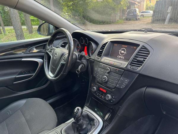 Grey Opel Insignia 2010 in Kaunas, with an engine capacity of 1.96 L and mileage of 200 thousand km for 2999 €, photo 10 on AUTOMOTO.COM.LV