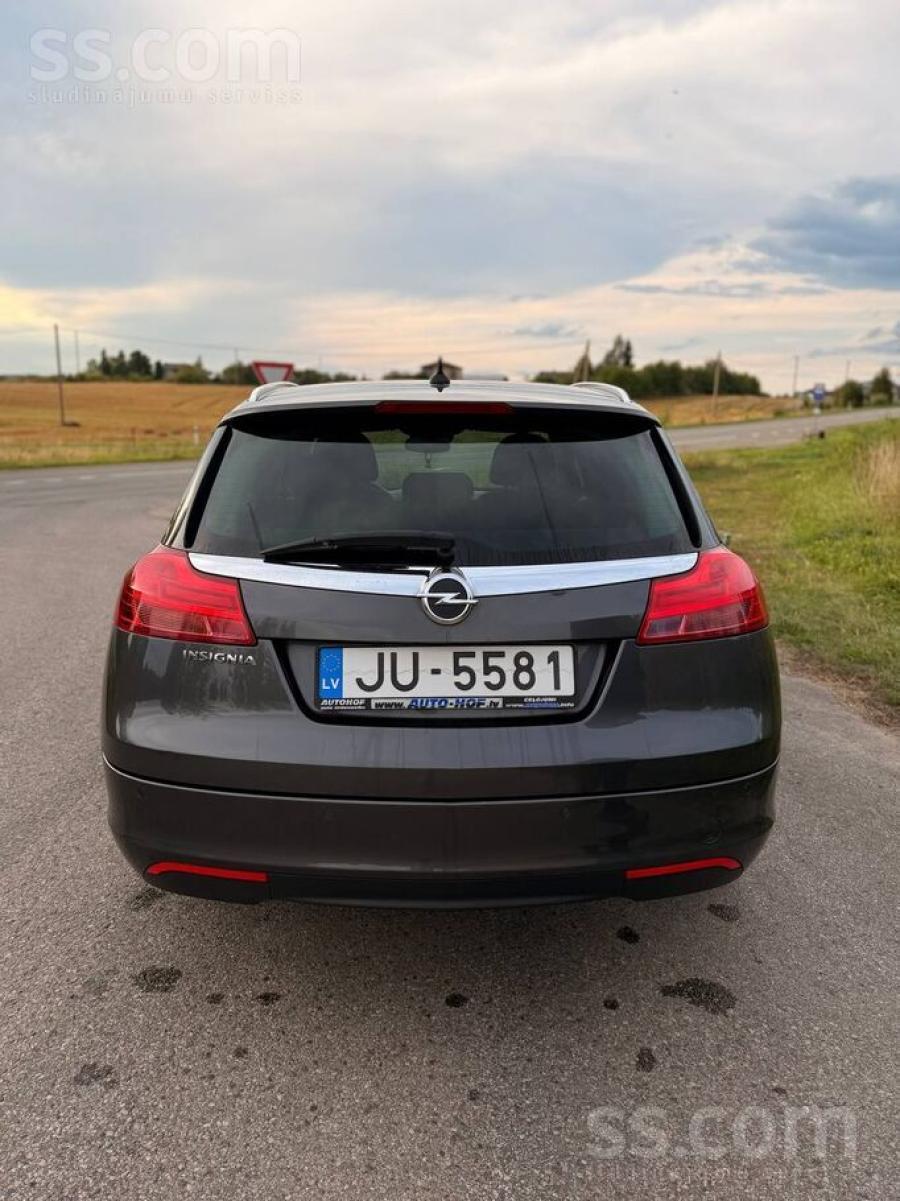 Pelēks Opel Insignia 2010 Daugavpils, ar dzinēja tilpumu 2.00 L un nobraukumu 268 tūkst. km par 3980 €, foto 4 vietnē AUTOMOTO.COM.LV