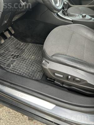 Pelēks Opel Insignia 2010 Daugavpils, ar dzinēja tilpumu 2.00 L un nobraukumu 268 tūkst. km par 3980 €, foto 8 vietnē AUTOMOTO.COM.LV