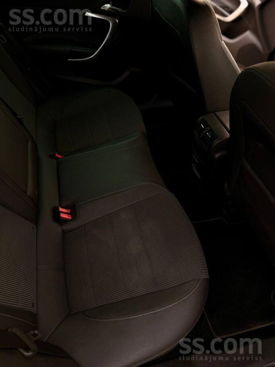 Pelēks Opel Insignia 2010 Daugavpils, ar dzinēja tilpumu 2.00 L un nobraukumu 268 tūkst. km par 3980 €, foto 12 vietnē AUTOMOTO.COM.LV