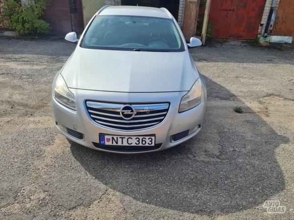 Grey Opel Insignia 2010 in Panevezys, with an engine capacity of 2.00 L and mileage of 254 thousand km for 1450 €, photo 1 on AUTOMOTO.COM.LV