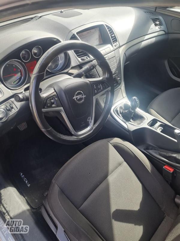 Grey Opel Insignia 2010 in Panevezys, with an engine capacity of 2.00 L and mileage of 254 thousand km for 1450 €, photo 9 on AUTOMOTO.COM.LV