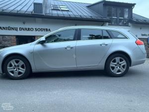 Pelēks Opel Insignia 2010 Panevēža, ar dzinēja tilpumu 2.00 L un nobraukumu 254 tūkst. km par 1950 €, foto 3 vietnē AUTOMOTO.COM.LV