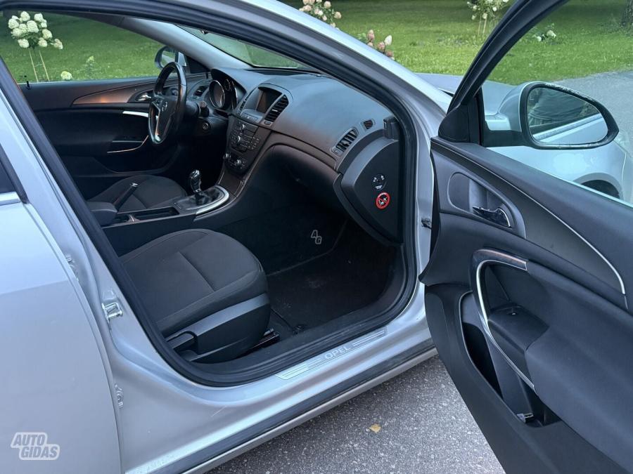 Pelēks Opel Insignia 2010 Panevēža, ar dzinēja tilpumu 2.00 L un nobraukumu 254 tūkst. km par 1950 €, foto 8 vietnē AUTOMOTO.COM.LV