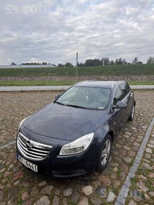 Grey Opel Insignia 2010 in Daugavpils, with an engine capacity of 1.90 L and mileage of 321 thousand km for 2800 €, photo  on AUTOMOTO.COM.LV