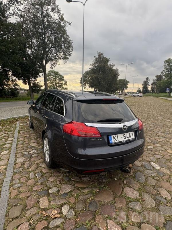 Pelēks Opel Insignia 2010 Daugavpils, ar dzinēja tilpumu 1.90 L un nobraukumu 321 tūkst. km par 2800 €, foto 4 vietnē AUTOMOTO.COM.LV