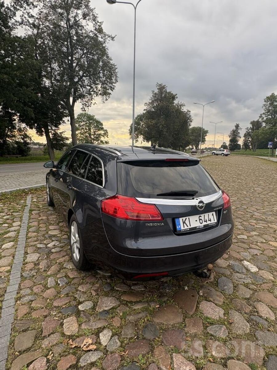 Pelēks Opel Insignia 2010 Daugavpils, ar dzinēja tilpumu 1.90 L un nobraukumu 321 tūkst. km par 2800 €, foto 4 vietnē AUTOMOTO.COM.LV