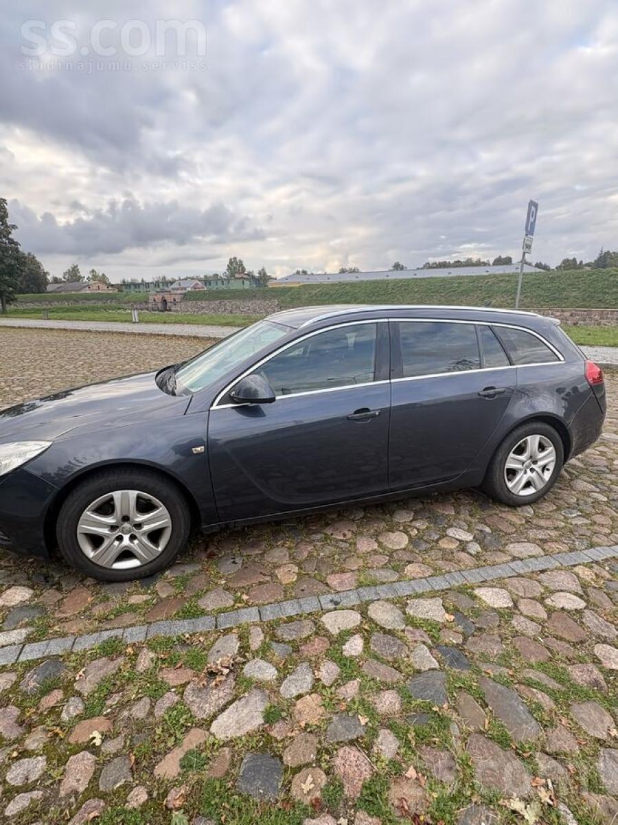 Pelēks Opel Insignia 2010 Daugavpils, ar dzinēja tilpumu 1.90 L un nobraukumu 321 tūkst. km par 2800 €, foto 5 vietnē AUTOMOTO.COM.LV