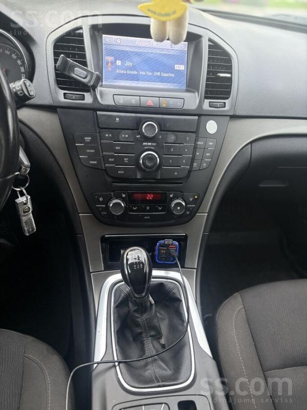 Pelēks Opel Insignia 2010 Daugavpils, ar dzinēja tilpumu 1.90 L un nobraukumu 321 tūkst. km par 2800 €, foto 6 vietnē AUTOMOTO.COM.LV
