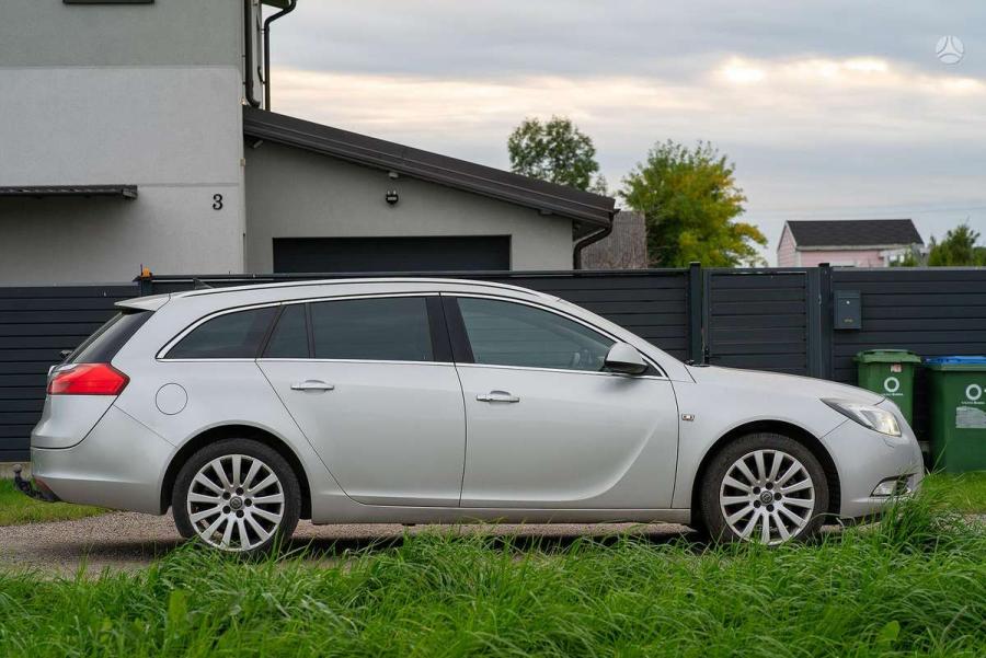 Pelēks Opel Insignia 2010 Kauņa, ar dzinēja tilpumu 1.96 L un nobraukumu 210 tūkst. km par 2899 €, foto 1 vietnē AUTOMOTO.COM.LV