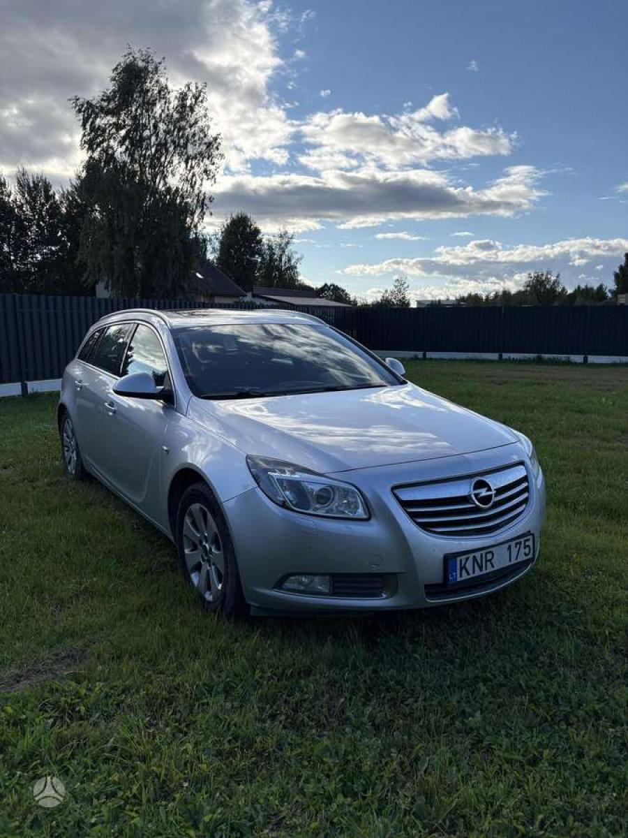 Pelēks Opel Insignia 2010 Šauļi, ar dzinēja tilpumu 1.96 L un nobraukumu 384 tūkst. km par 2400 €, foto 1 vietnē AUTOMOTO.COM.LV