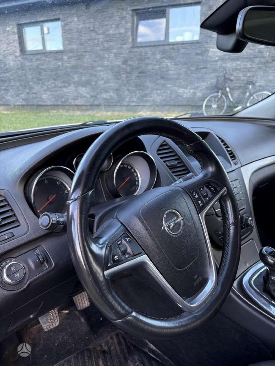 Pelēks Opel Insignia 2010 Šauļi, ar dzinēja tilpumu 1.96 L un nobraukumu 384 tūkst. km par 2400 €, foto 9 vietnē AUTOMOTO.COM.LV
