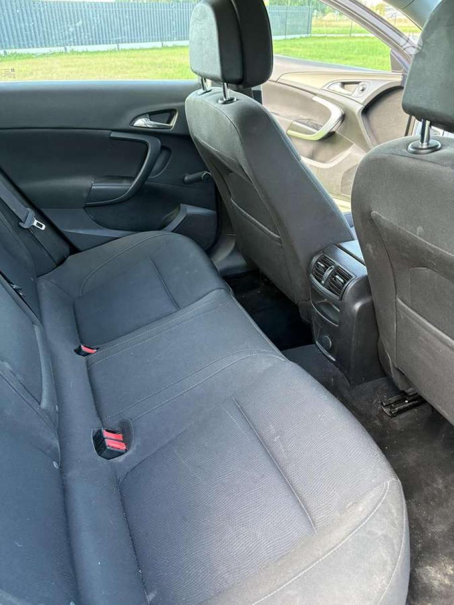 Pelēks Opel Insignia 2010 Šauļi, ar dzinēja tilpumu 1.96 L un nobraukumu 384 tūkst. km par 2400 €, foto 10 vietnē AUTOMOTO.COM.LV