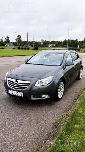 Grey Opel Insignia 2010 in Ogre, with an engine capacity of 2.00 L and mileage of 227 thousand km for 4300 €, photo  on AUTOMOTO.COM.LV