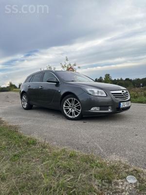 Grey Opel Insignia 2010 in Daugavpils, with an engine capacity of 2.00 L and mileage of 268 thousand km for 2450 €, photo 3 on AUTOMOTO.COM.LV