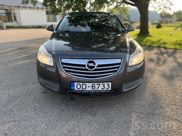 Pelēks Opel Insignia 2011 Rēzekne, ar dzinēja tilpumu 2.00 L un nobraukumu 0 tūkst. km par 6000 €, foto 1 vietnē AUTOMOTO.COM.LV