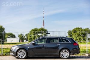 Grey Opel Insignia 2011 in Riga, with an engine capacity of 2.00 L and mileage of 326 thousand km for 4690 €, photo 4 on AUTOMOTO.COM.LV