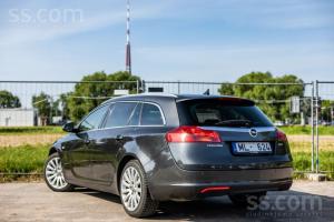 Grey Opel Insignia 2011 in Riga, with an engine capacity of 2.00 L and mileage of 326 thousand km for 4690 €, photo 6 on AUTOMOTO.COM.LV