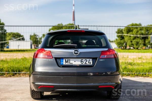 Grey Opel Insignia 2011 in Riga, with an engine capacity of 2.00 L and mileage of 326 thousand km for 4690 €, photo 8 on AUTOMOTO.COM.LV
