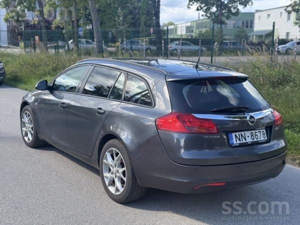 Grey Opel Insignia 2011 in Riga, with an engine capacity of 2.00 L and mileage of 0 thousand km for 3000 €, photo 4 on AUTOMOTO.COM.LV