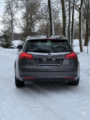 Grey Opel Insignia 2011 in Raseiniai, with an engine capacity of 1.96 L and mileage of 215 thousand km for 3450 €, photo 5 on AUTOMOTO.COM.LV