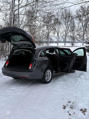 Grey Opel Insignia 2011 in Raseiniai, with an engine capacity of 1.96 L and mileage of 215 thousand km for 3450 €, photo 14 on AUTOMOTO.COM.LV