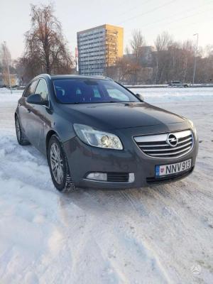 Pelēks Opel Insignia 2011 Viļņa, ar dzinēja tilpumu 1.96 L un nobraukumu 293 tūkst. km par 3600 €, foto  vietnē AUTOMOTO.COM.LV