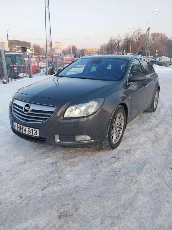 Grey Opel Insignia 2011 in Vilnius, with an engine capacity of 1.96 L and mileage of 293 thousand km for 3600 €, photo 2 on AUTOMOTO.COM.LV