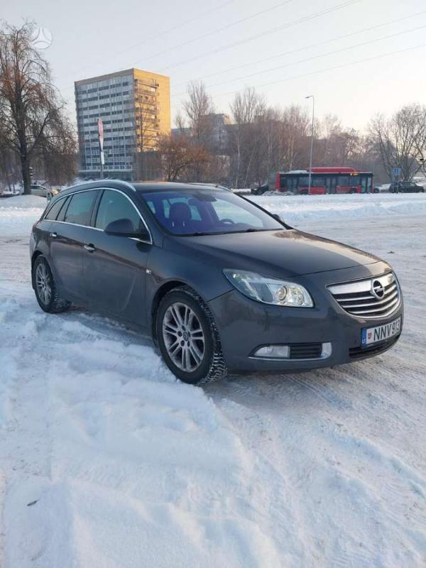 Grey Opel Insignia 2011 in Vilnius, with an engine capacity of 1.96 L and mileage of 293 thousand km for 3600 €, photo 3 on AUTOMOTO.COM.LV
