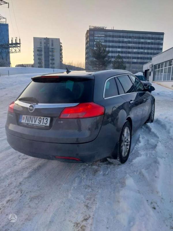 Grey Opel Insignia 2011 in Vilnius, with an engine capacity of 1.96 L and mileage of 293 thousand km for 3600 €, photo 6 on AUTOMOTO.COM.LV