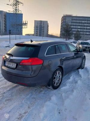 Grey Opel Insignia 2011 in Vilnius, with an engine capacity of 1.96 L and mileage of 293 thousand km for 3600 €, photo 8 on AUTOMOTO.COM.LV