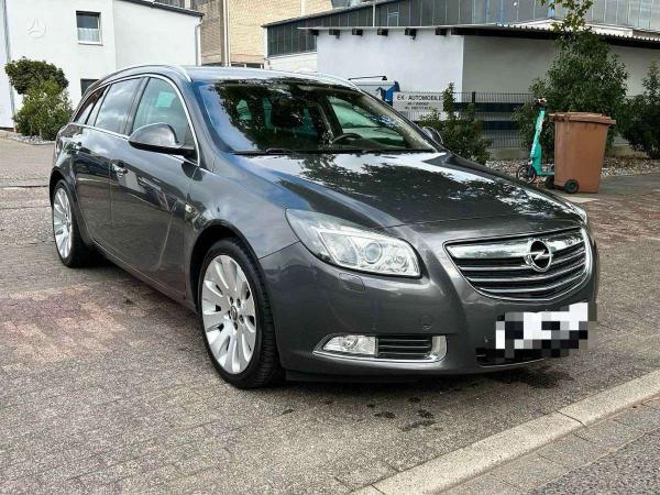 Pelēks Opel Insignia 2011 Klaipėda, ar dzinēja tilpumu 1.96 L un nobraukumu 320 tūkst. km par 2750 €, foto 1 vietnē AUTOMOTO.COM.LV